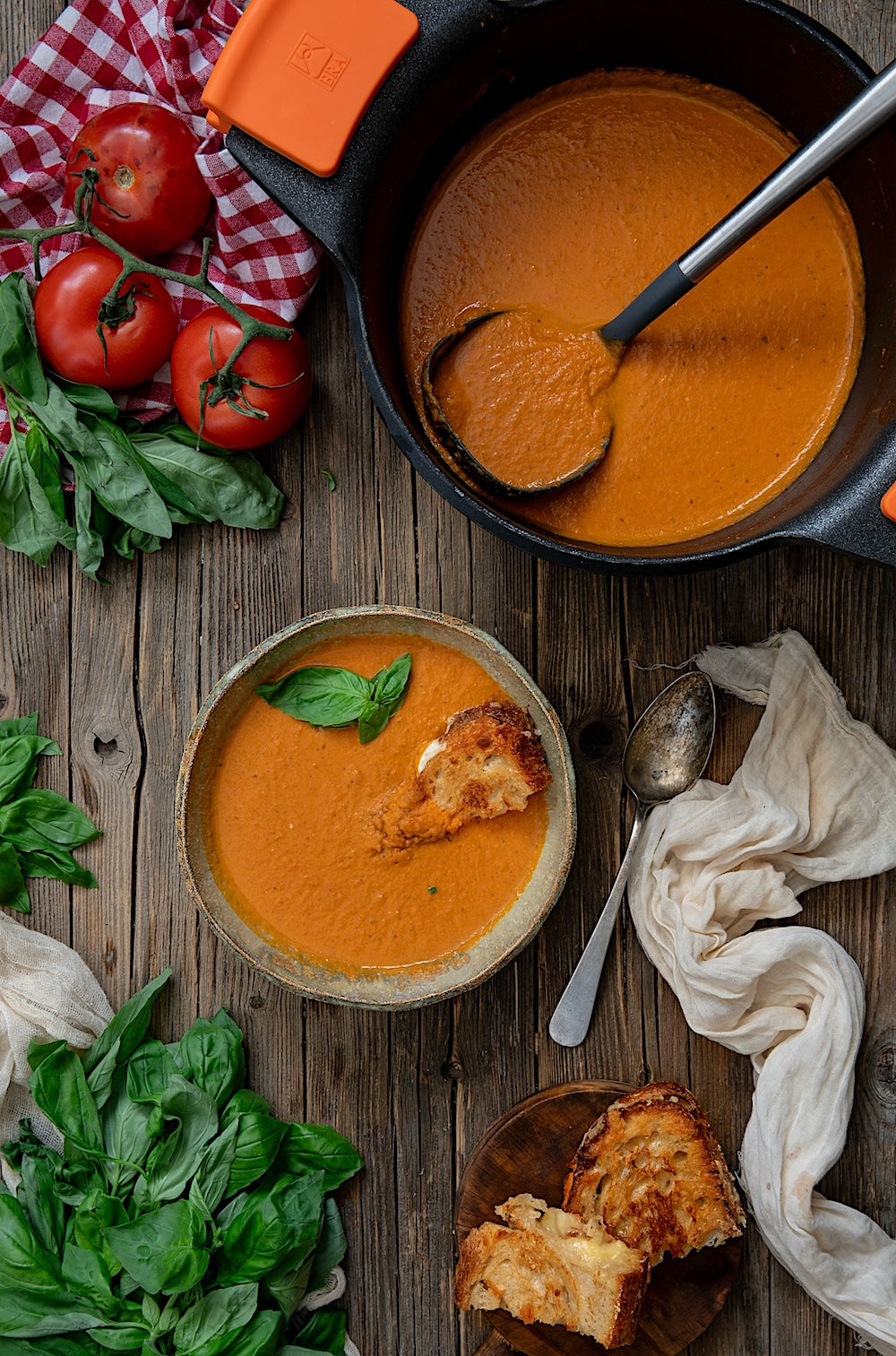 Sopa De Tomate Sopa De Tomate Con Albahaca Y Mozzarella